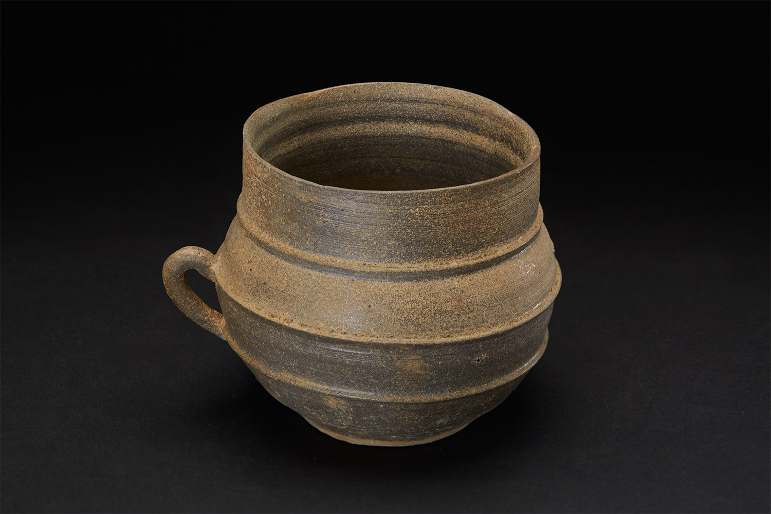 Cerámica milenaria de Reino de Shilla: descubre su belleza única